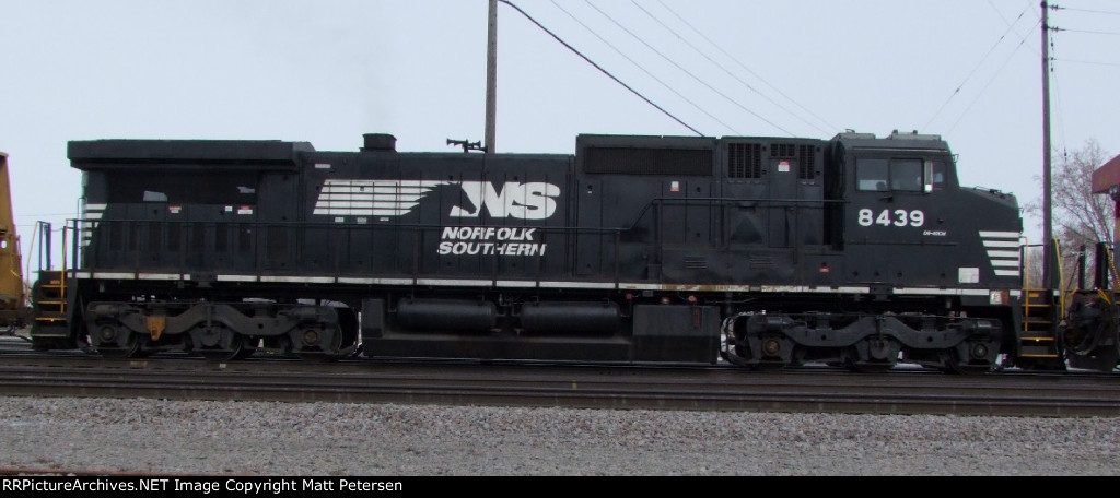 NS 8439